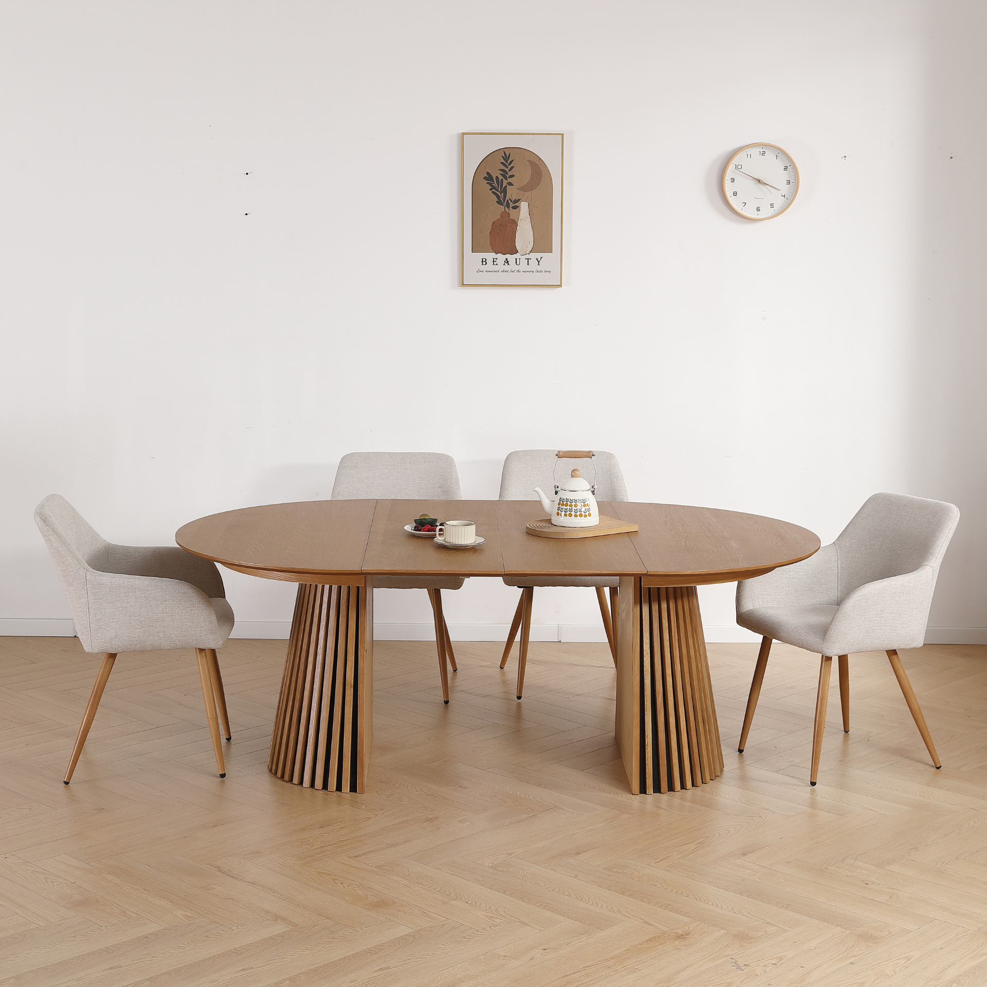 Jenna - Chaise de salle à manger en tissu beige avec aspect chêne ...