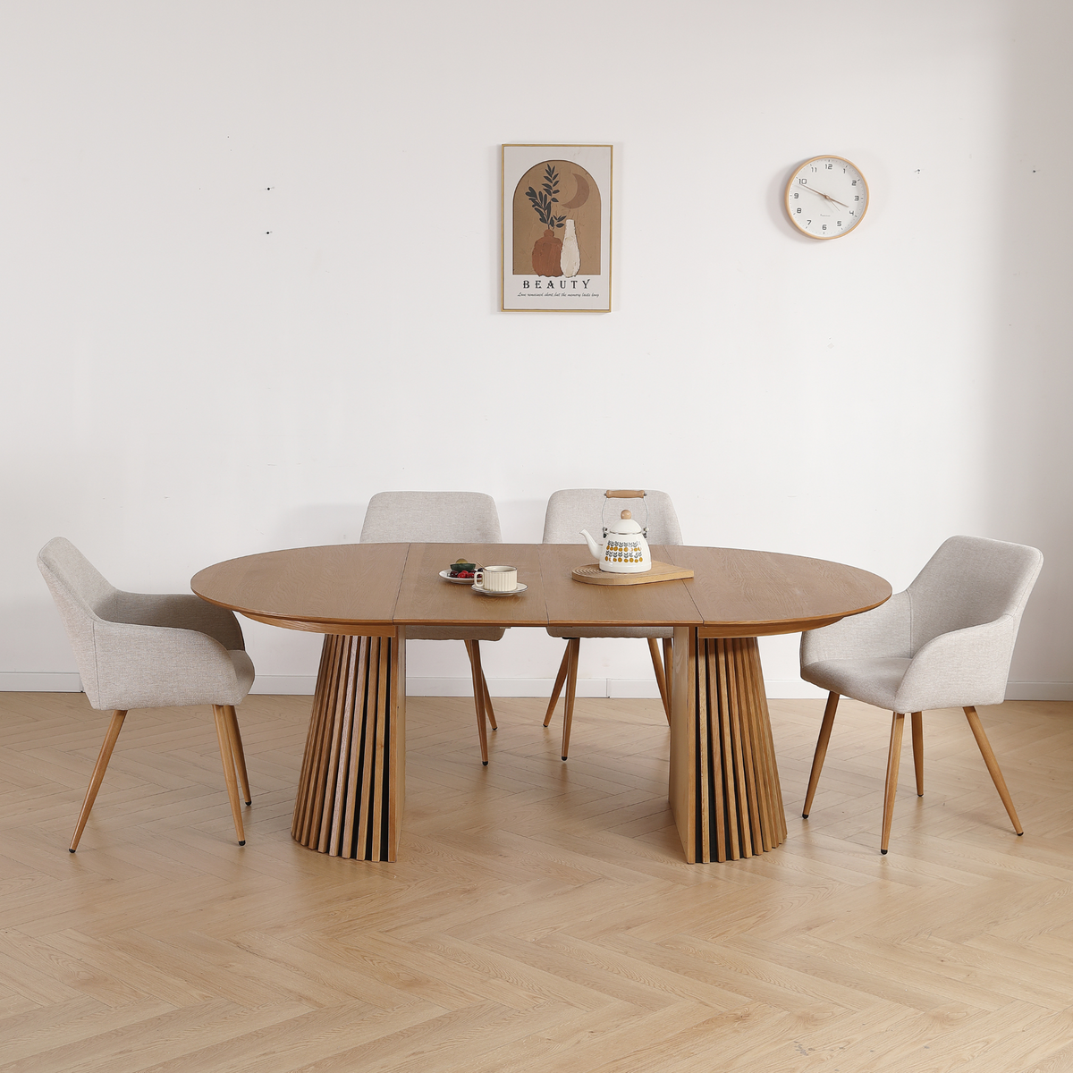 Jenna - Chaise de salle à manger en tissu beige avec aspect chêne ...