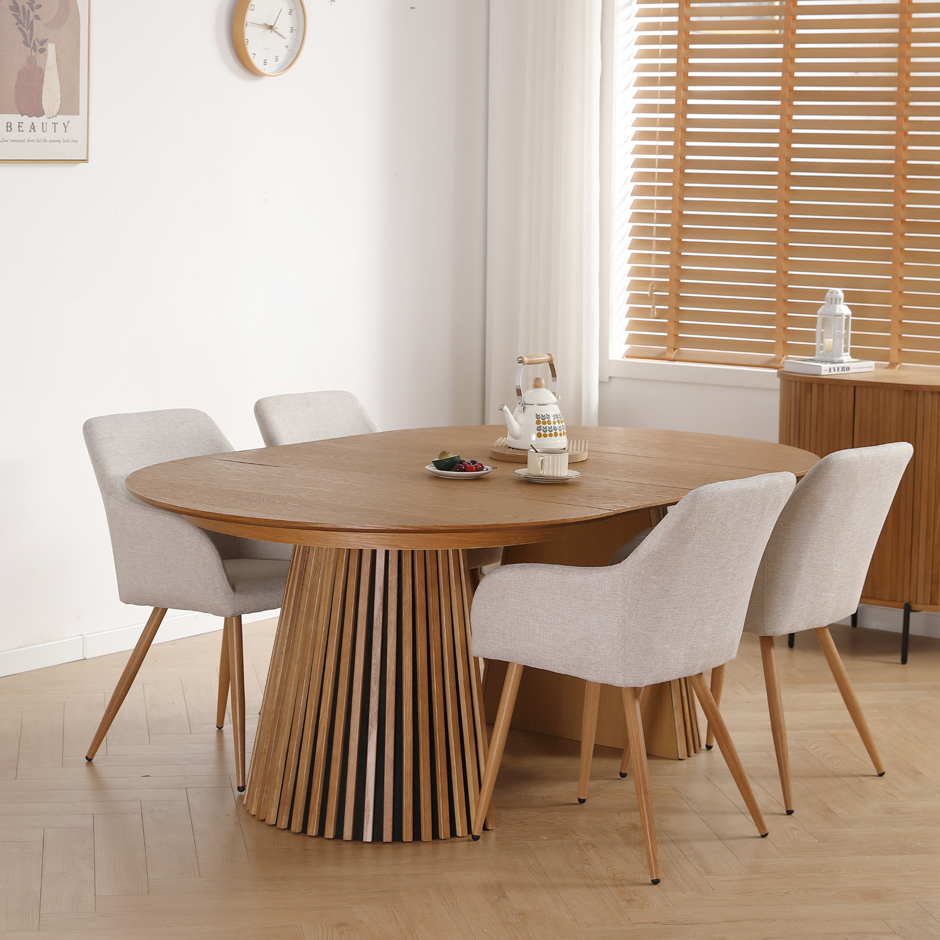 Jenna - Chaise de salle à manger en tissu beige avec aspect chêne ...